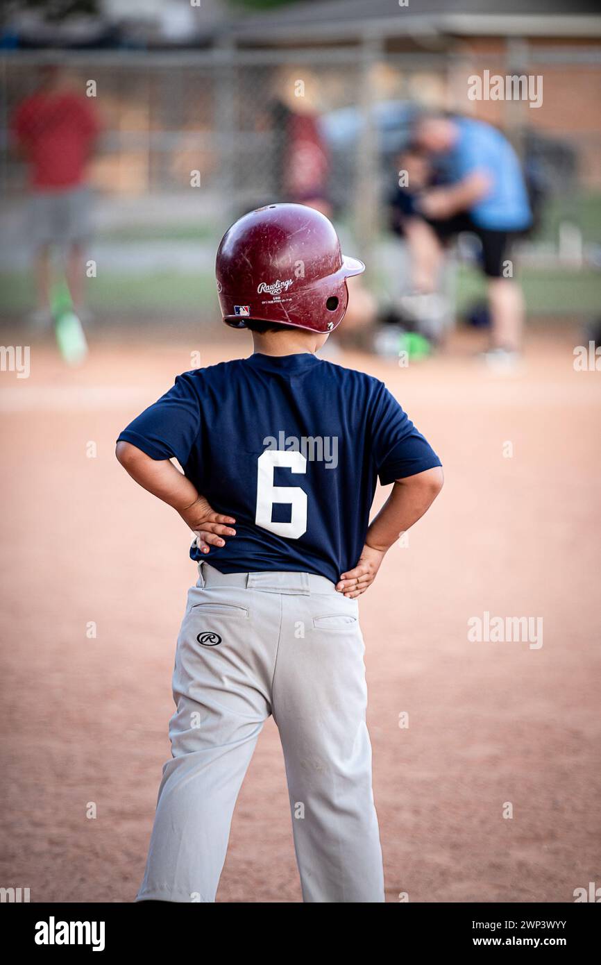 Little league baseball uniform hi-res stock photography and images - Alamy
