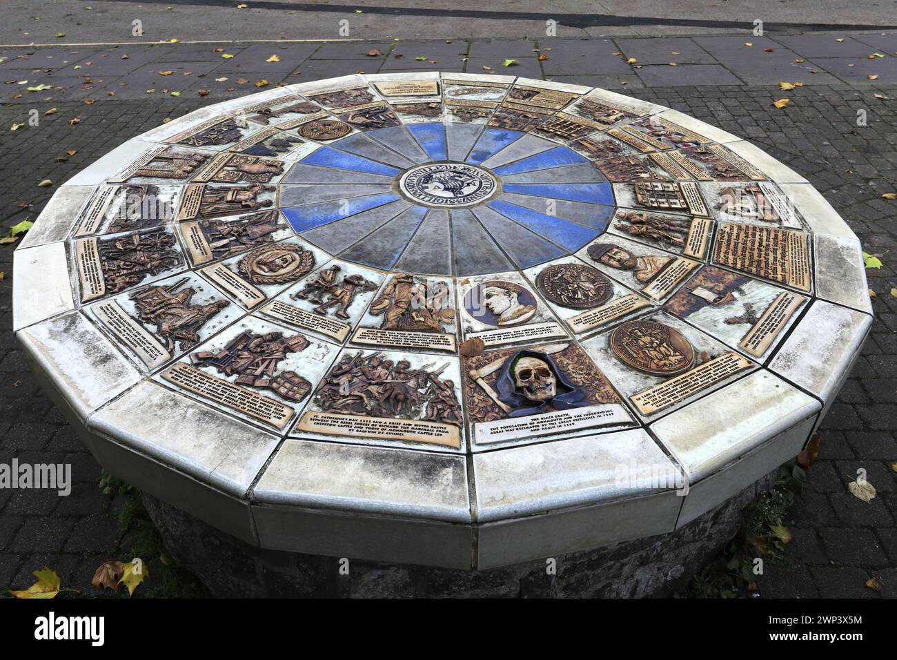 Tiled plinth mosaic tiles hi-res stock photography and images - Alamy