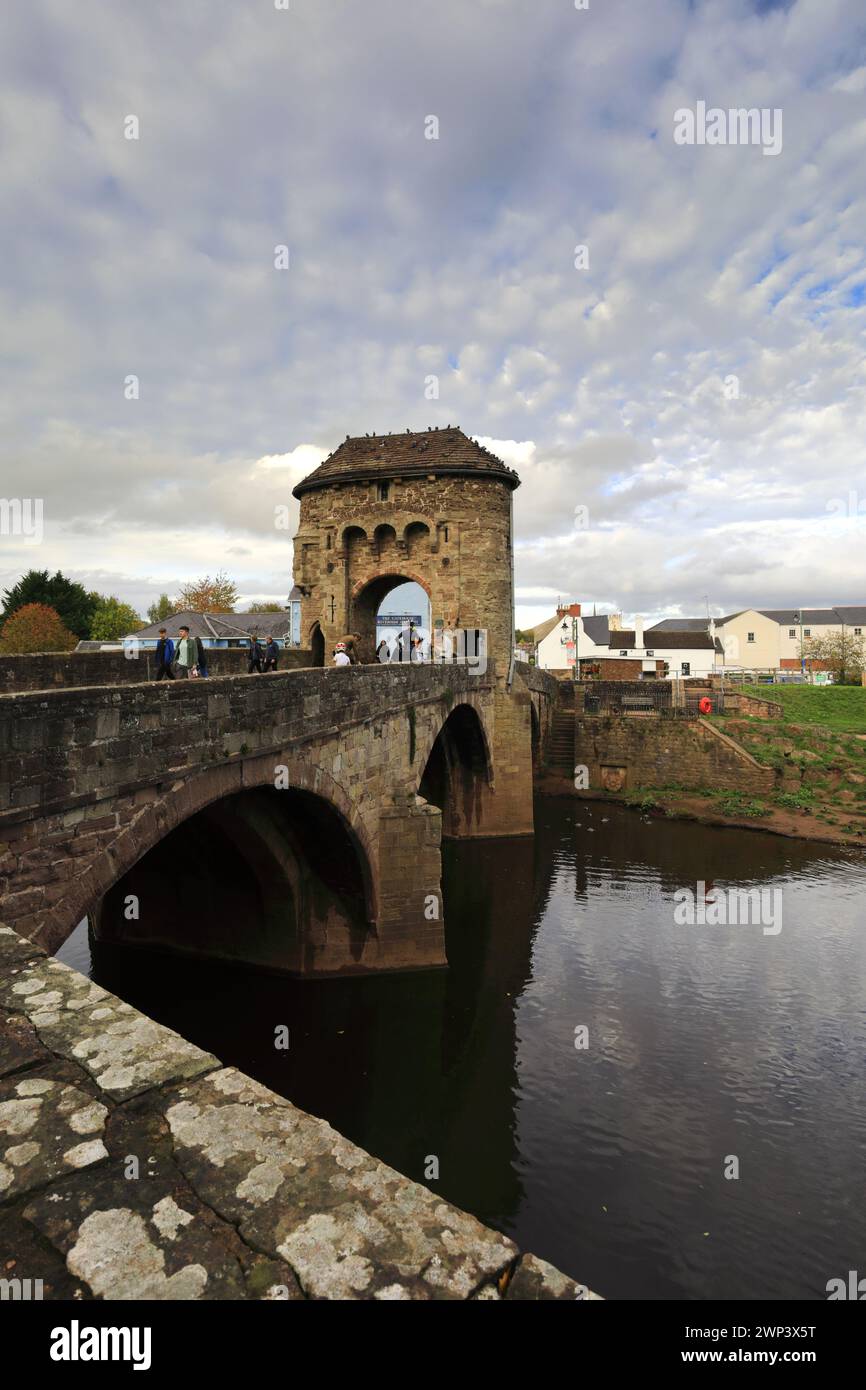 Bridge gatehouses hi-res stock photography and images - Alamy