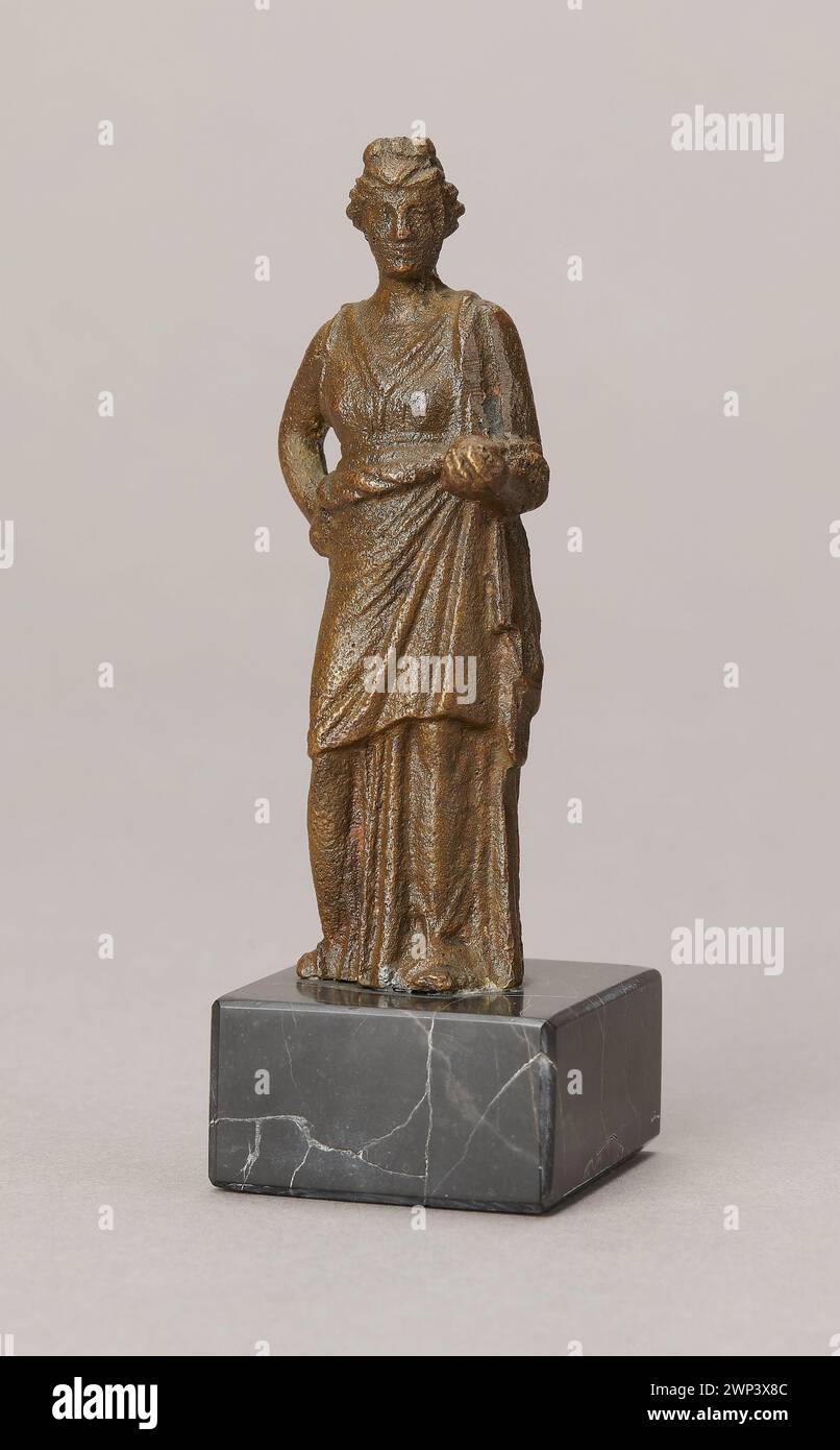Venus figurine hi-res stock photography and images - Alamy