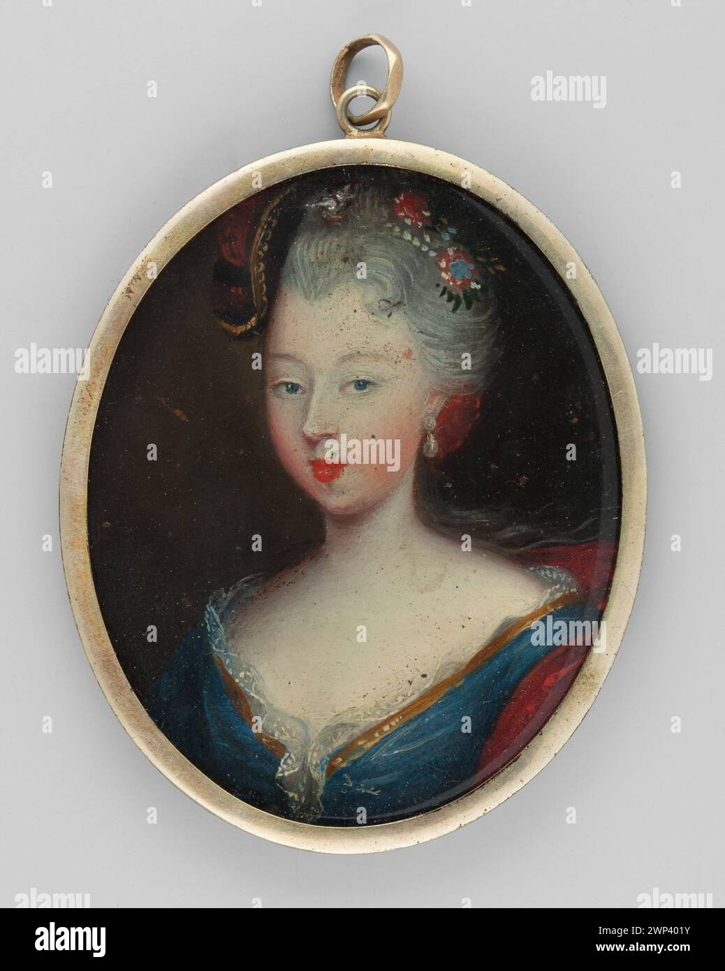 Rococo dresses hi-res stock photography and images - Alamy