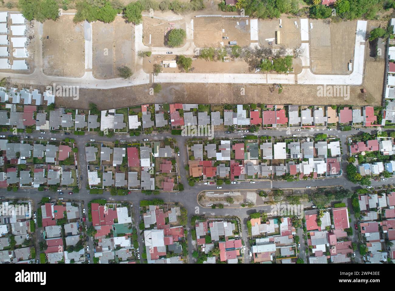 Residential street view hi-res stock photography and images - Alamy