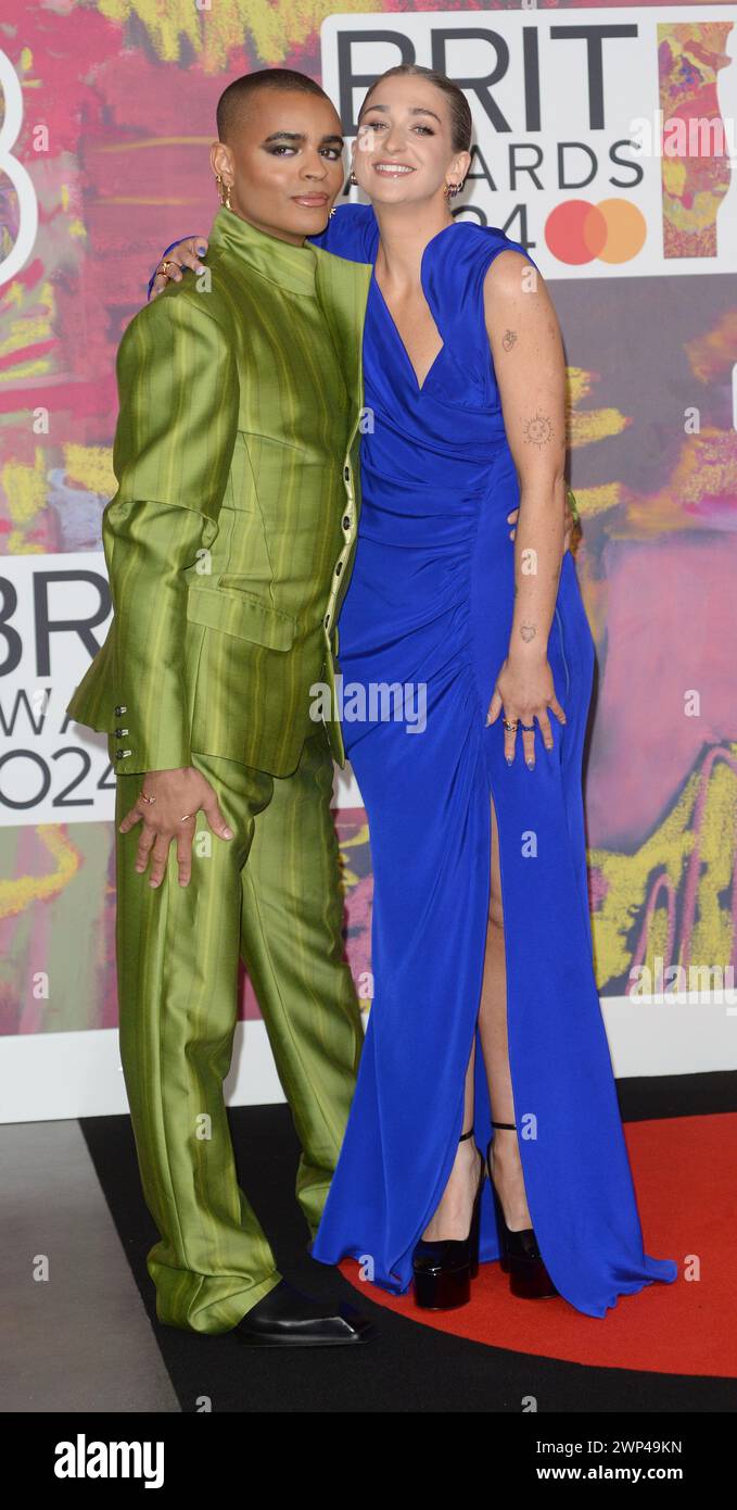 Grey wide leg suit hi-res stock photography and images - Alamy