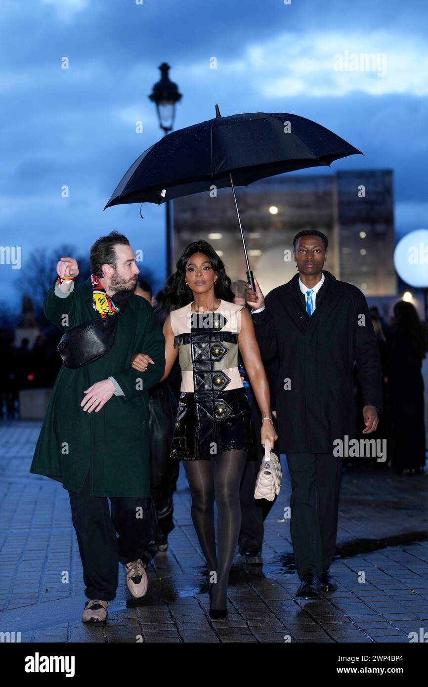 Kelly Rowland arrives for the Louis Vuitton Fall/Winter 2024-2025 ready ...