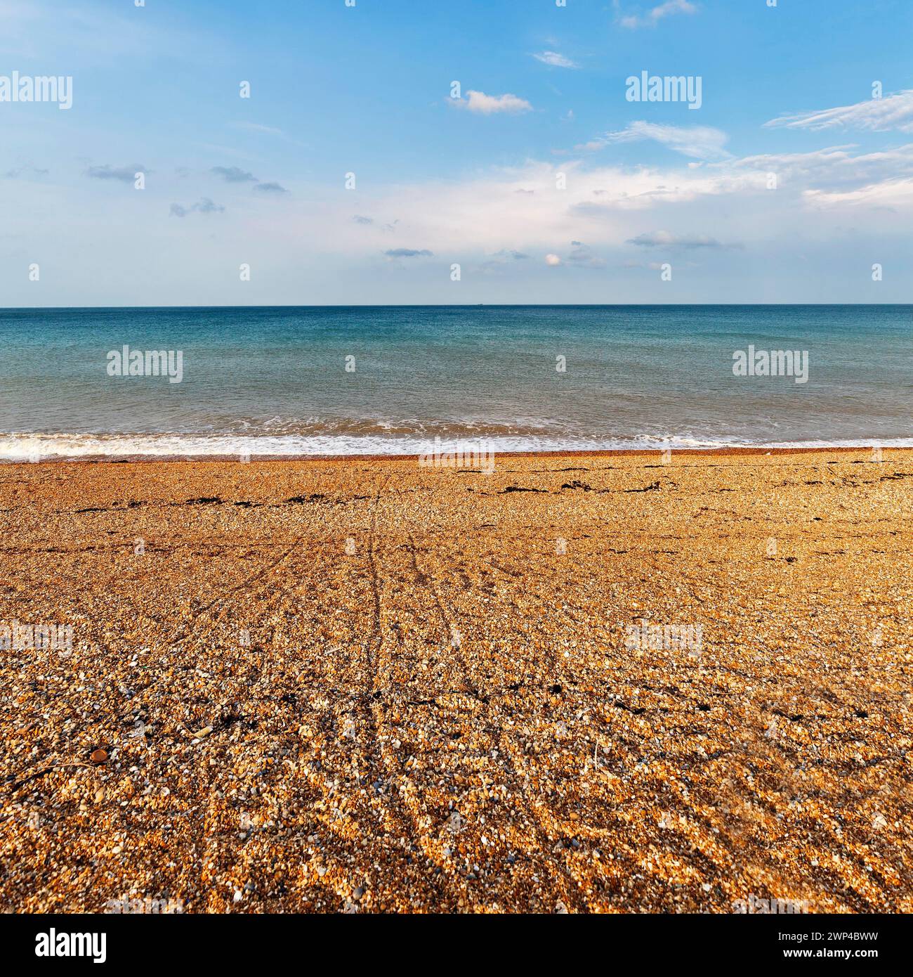 Lonely, secluded shingle beach by the sea, Sandwich Bay, Sandwich, Kent ...