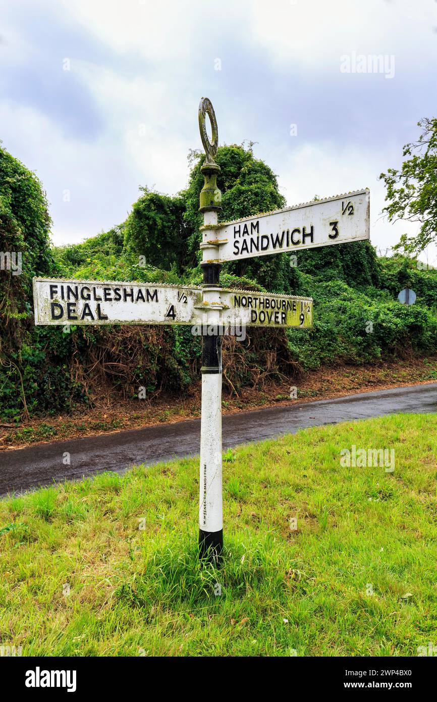 Ham sandwich sign hi-res stock photography and images - Alamy