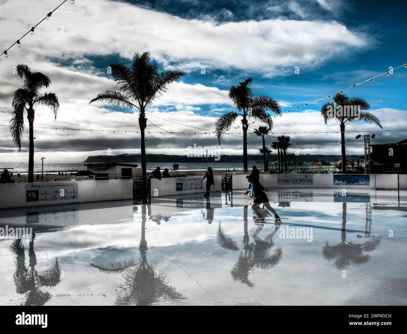 Ice rink on the beach hi-res stock photography and images - Alamy