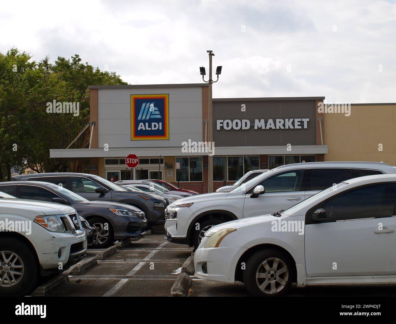 Aldi food market hi-res stock photography and images - Alamy