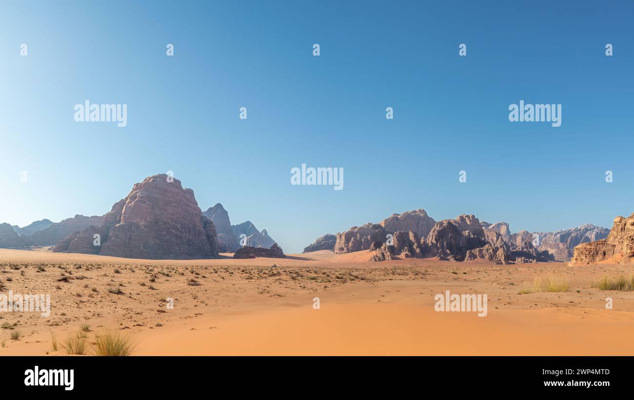 Jordanian desert hi-res stock photography and images - Alamy