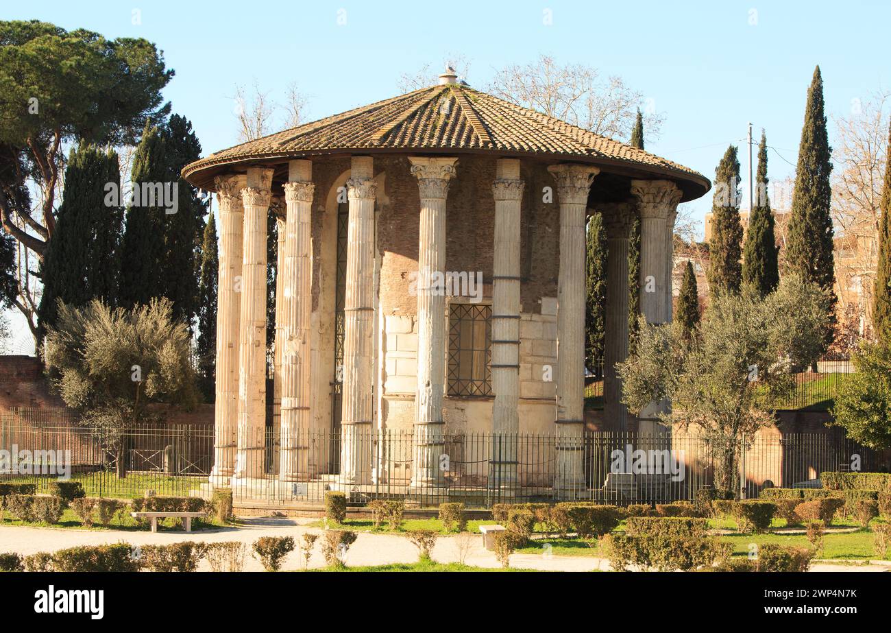 Greek temple roof structure hi-res stock photography and images - Alamy
