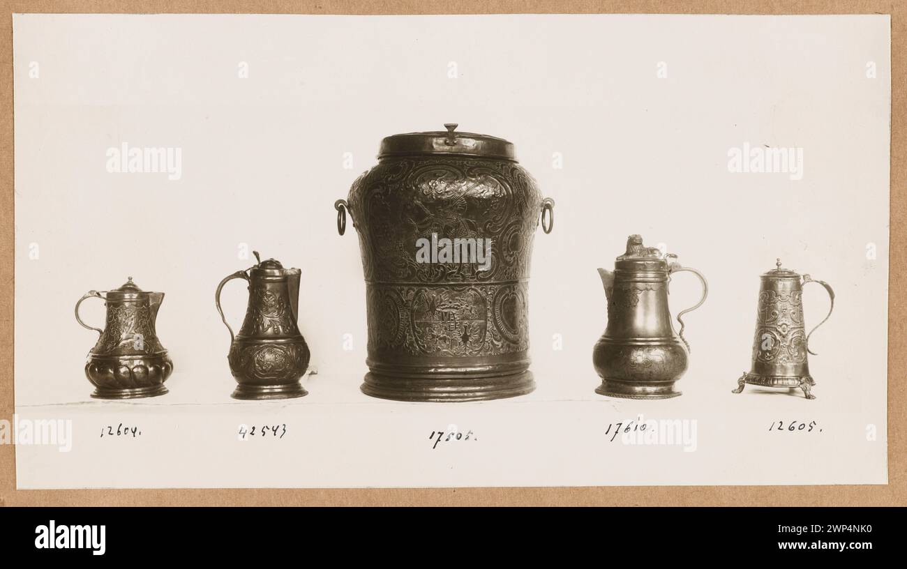 Copper vessels hi-res stock photography and images - Alamy