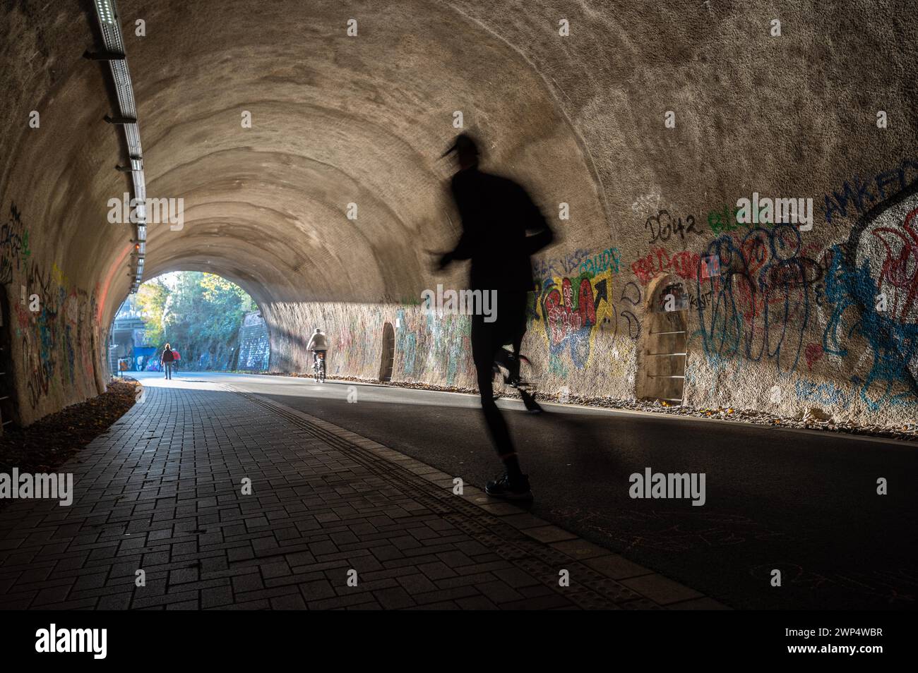 Run through tunnel hi-res stock photography and images - Alamy