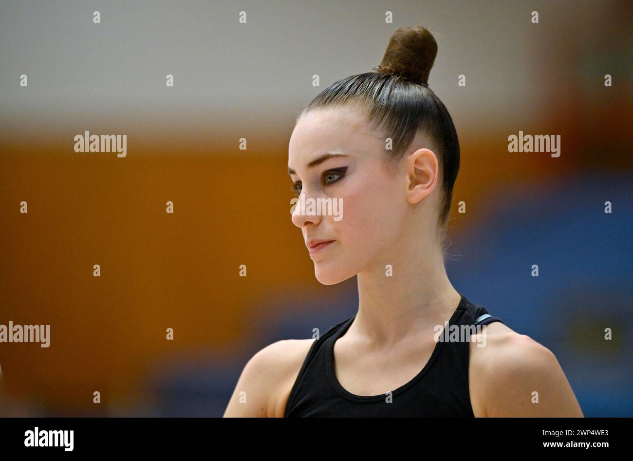 Rhythmic gymnastics portrait hi-res stock photography and images - Alamy