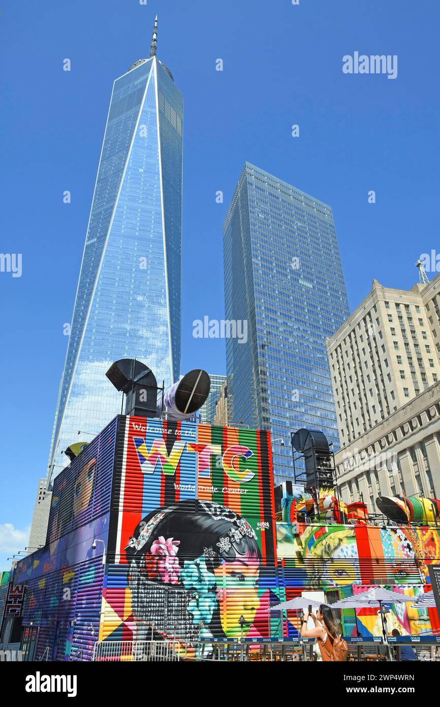 Grafitti on temporary building, skyscraper One World Trade Centre or ...