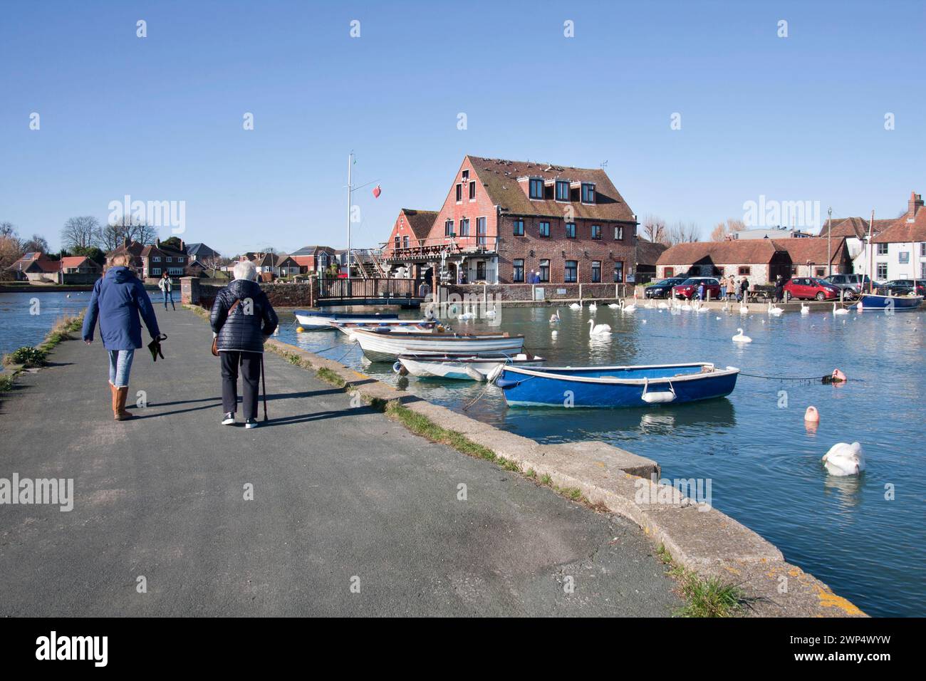 Chichester harbour people hi-res stock photography and images - Alamy