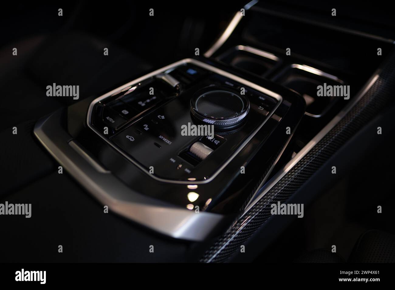 center console, Interior bmw 7er Limousine G70, luxurious powerful bmw ...