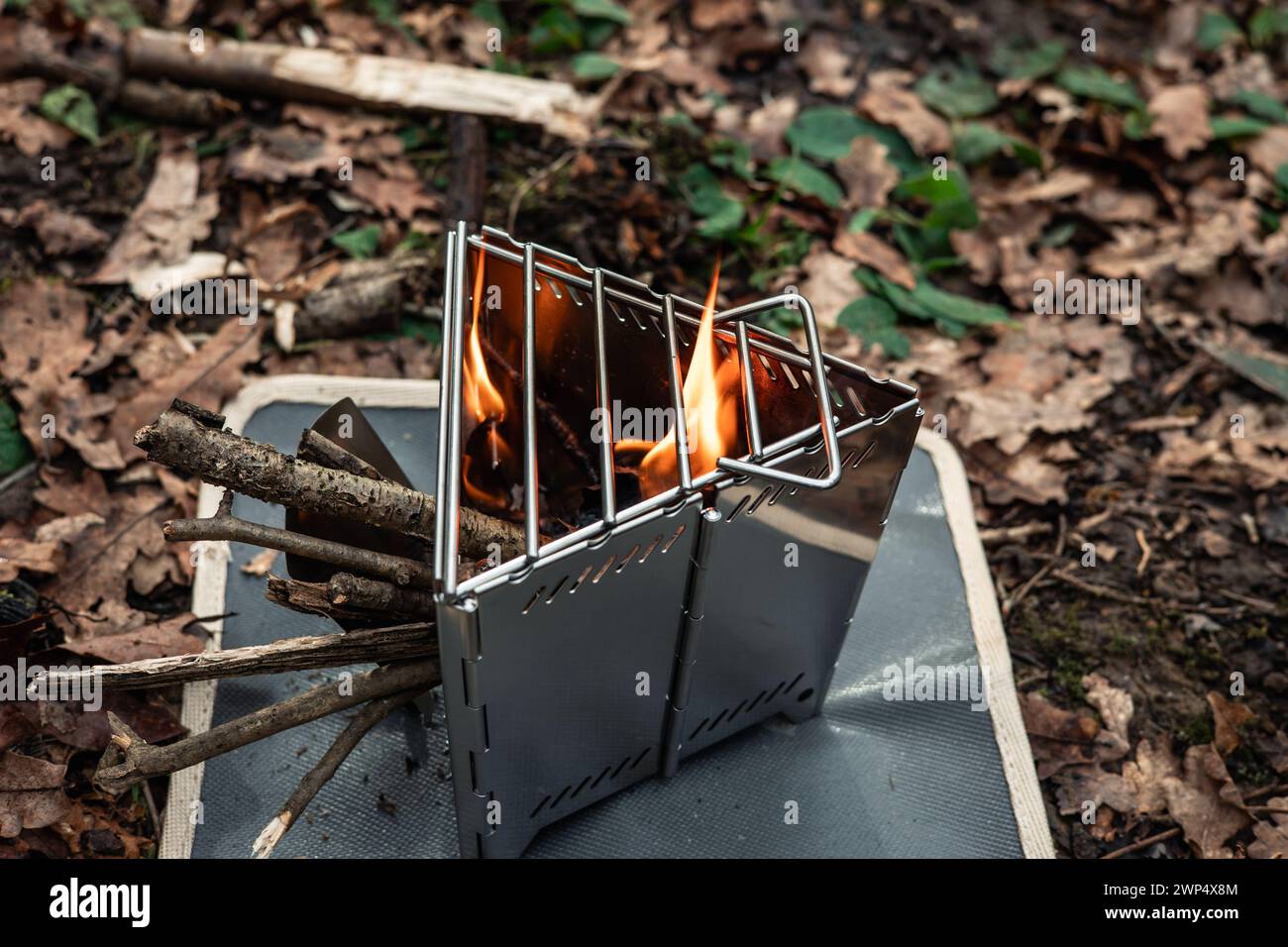 Survival skills close shot hi-res stock photography and images - Alamy