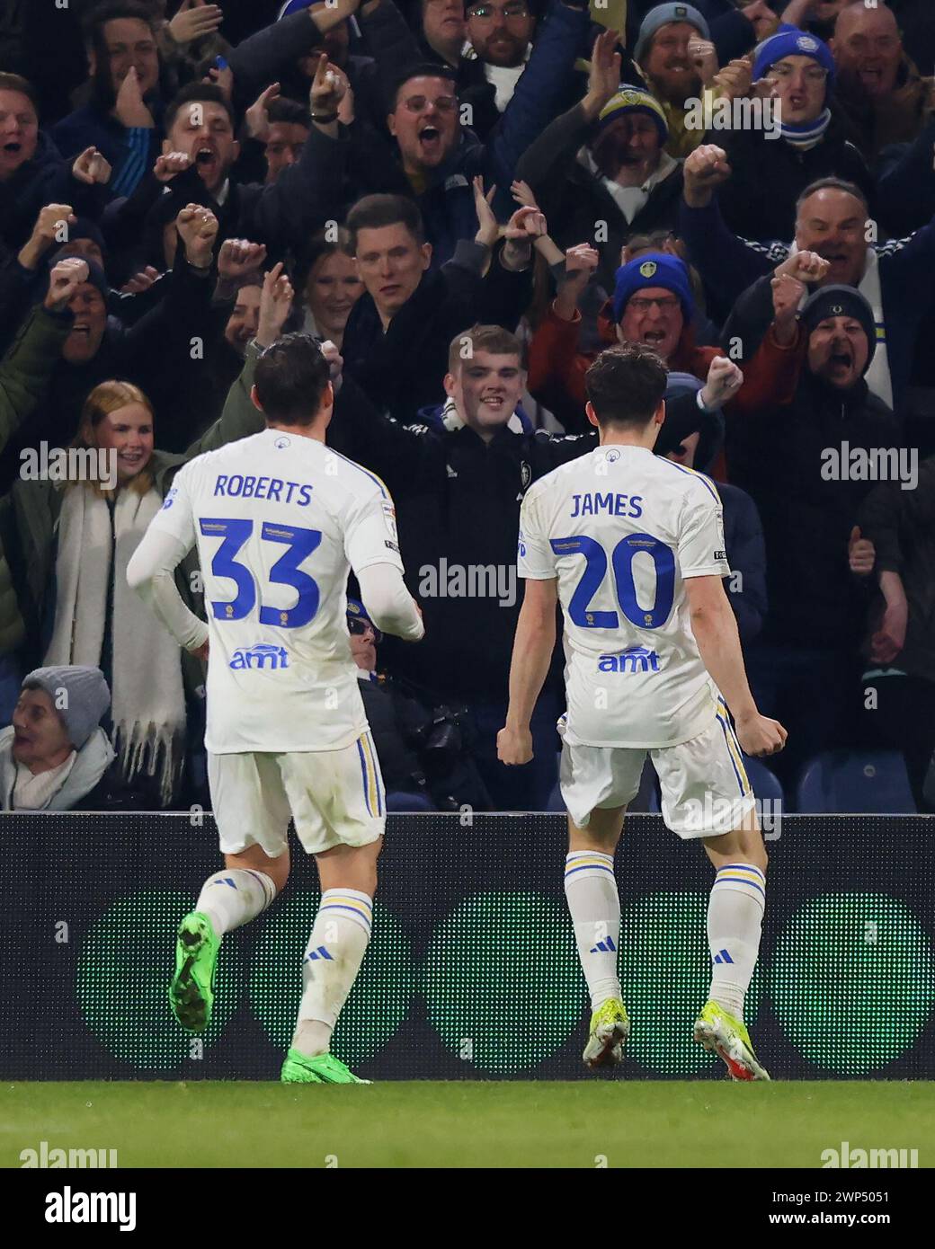 Leeds united celebrates first goal hi-res stock photography and images ...