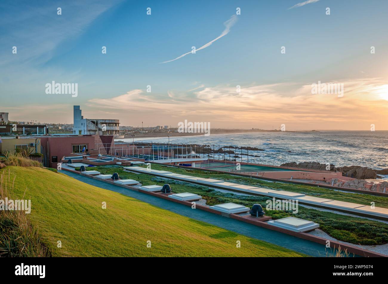Morocco casablanca promenade coast hi-res stock photography and images ...