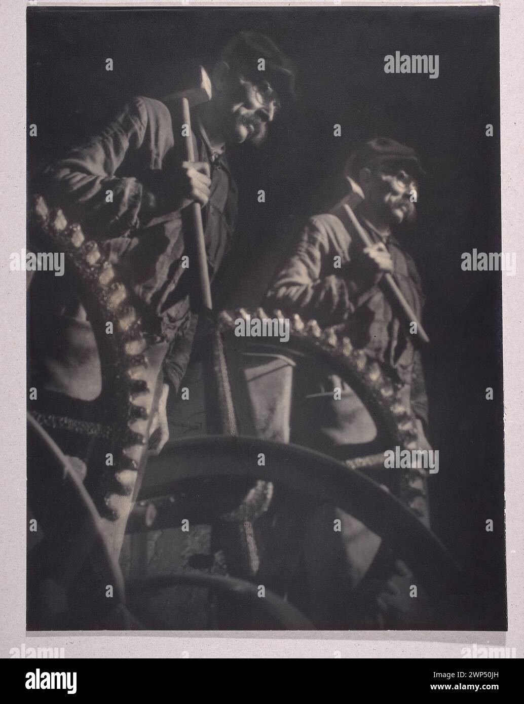 Oblicza socrealizmu warszawa hi-res stock photography and images - Alamy