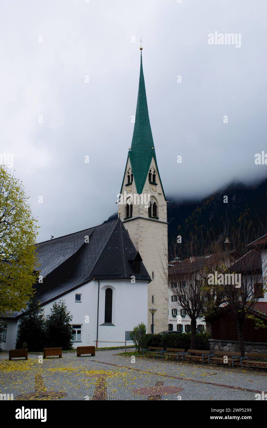 Cone roof hi-res stock photography and images - Alamy