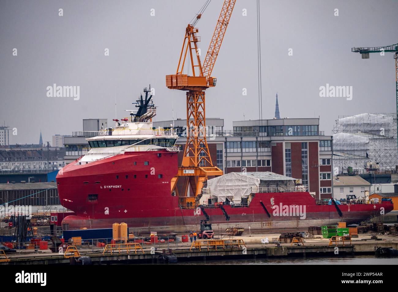 Die Lloyd Werft Bremerhaven im Überseehafen von Bremerhaven ...
