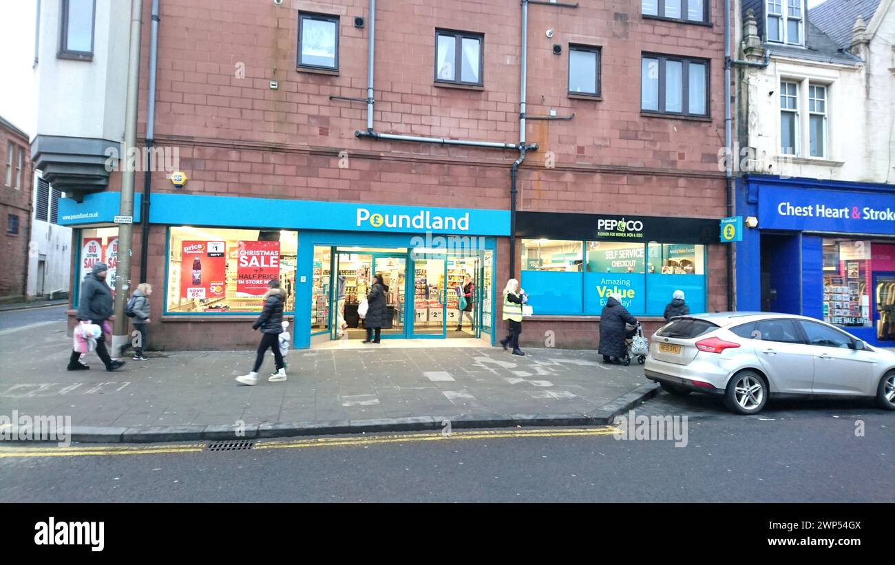 Poundland variety store hi-res stock photography and images - Alamy