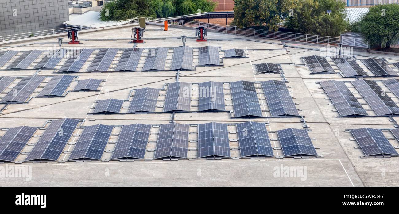Solar pannels building hi-res stock photography and images - Alamy