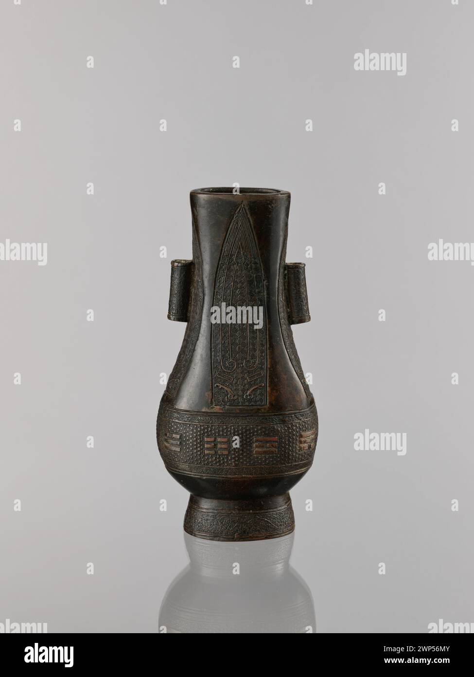 Hu vase hi-res stock photography and images - Alamy