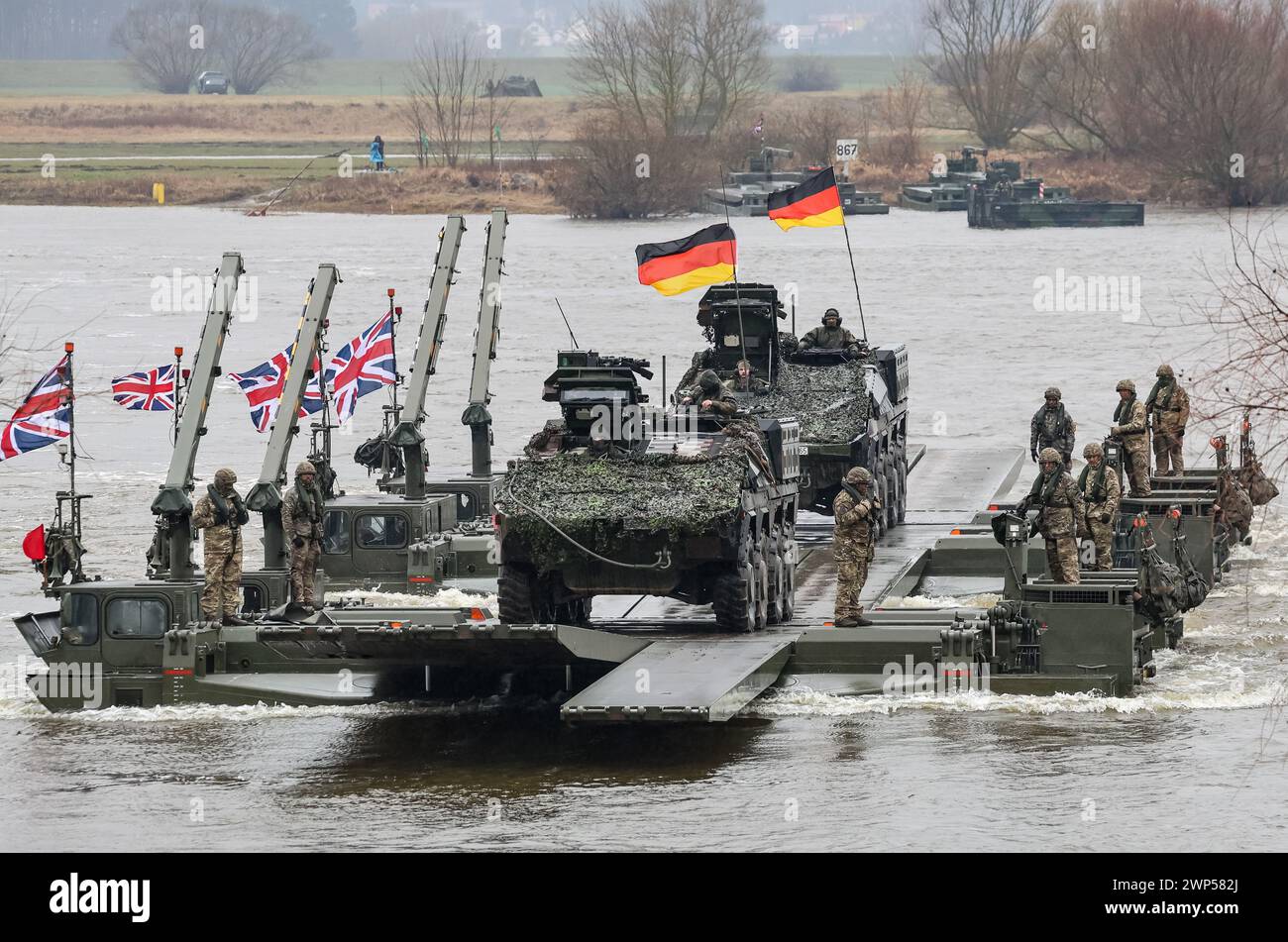 German tanks exercise hi-res stock photography and images - Alamy