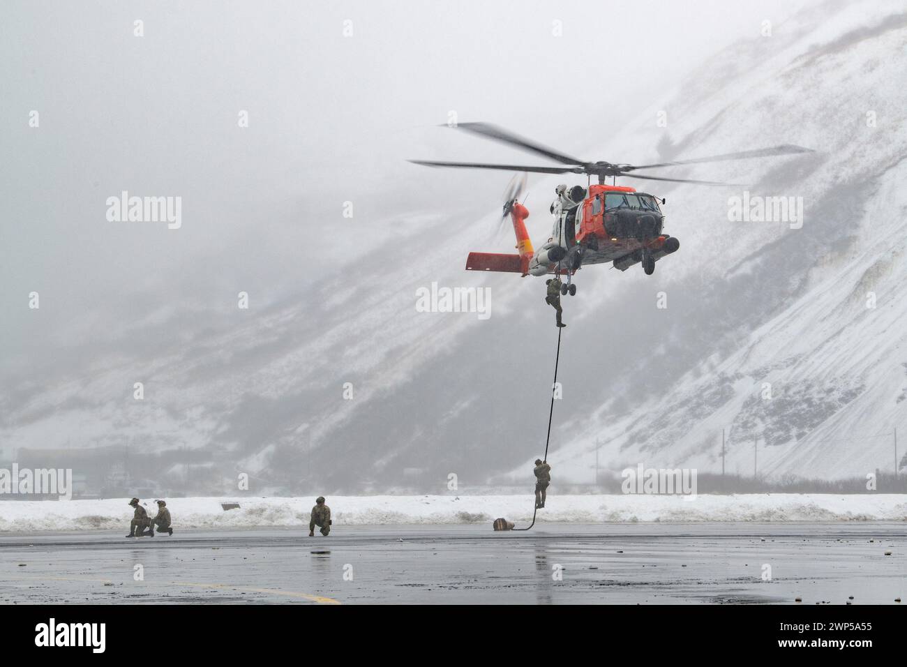 U.S. East-Coast based U.S. Naval Special Warfare Operators (SEALs) and ...