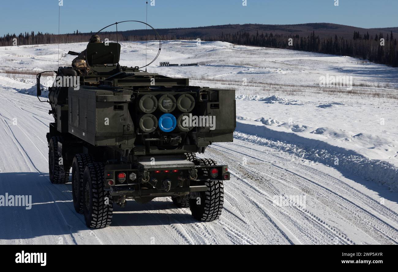 U.S. Marines with Fox Battery, 2nd Battalion, 14th Marine Regiment, 4th ...