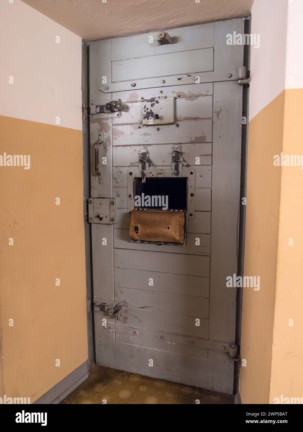 Padding on door hi-res stock photography and images - Alamy