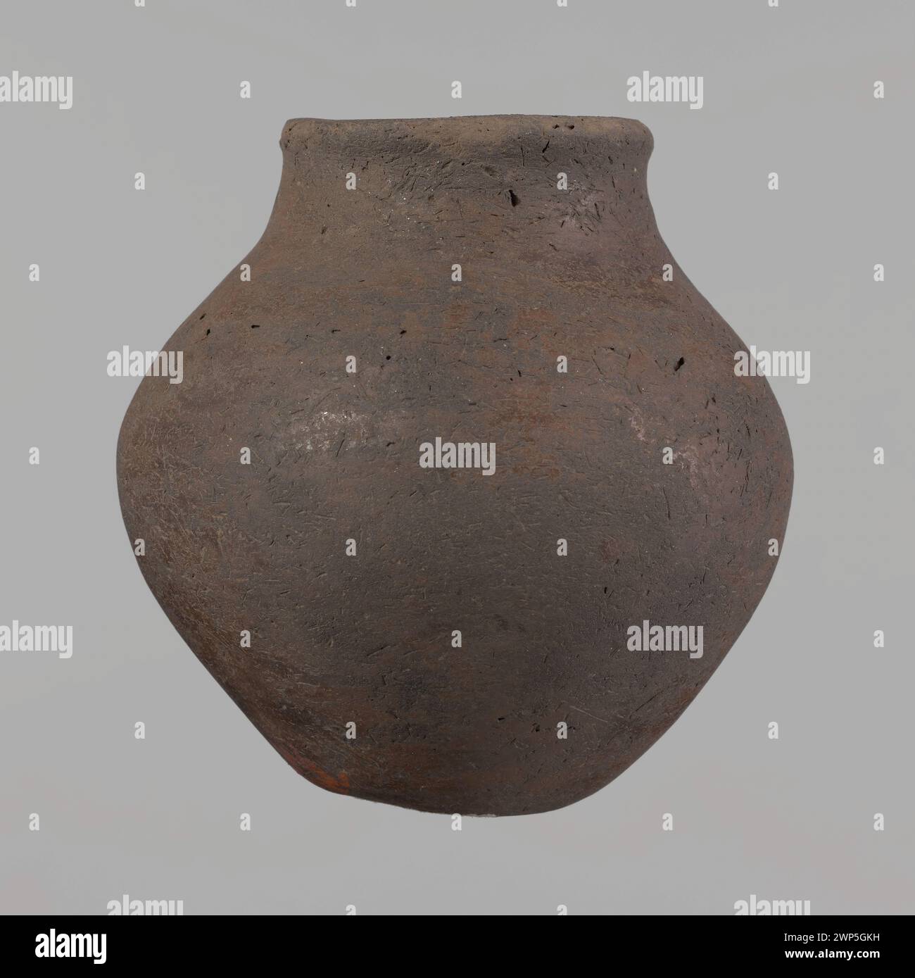 Dish; around 2055 1650 BC ; Pahu () (-2055-00-00--1650-00-00 Stock ...