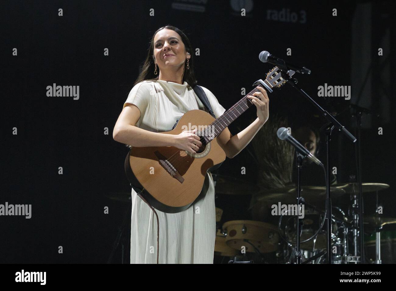 The singer-songwriter Valeria Castro during his concert at the Teatro ...