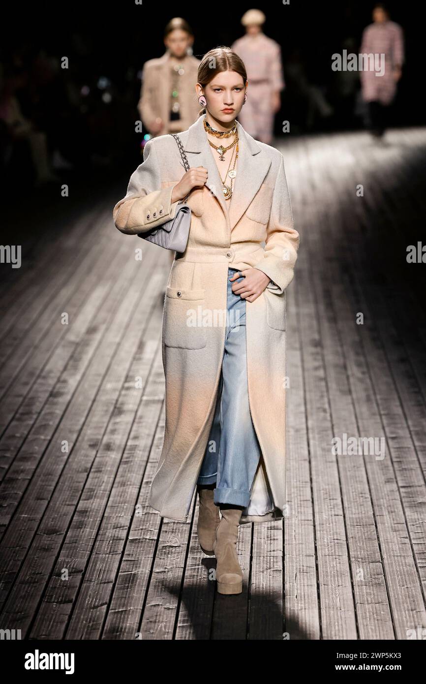 Paris, Frankreich. 05th Mar, 2024. CHANEL Fall/Winter 2024 runway ...