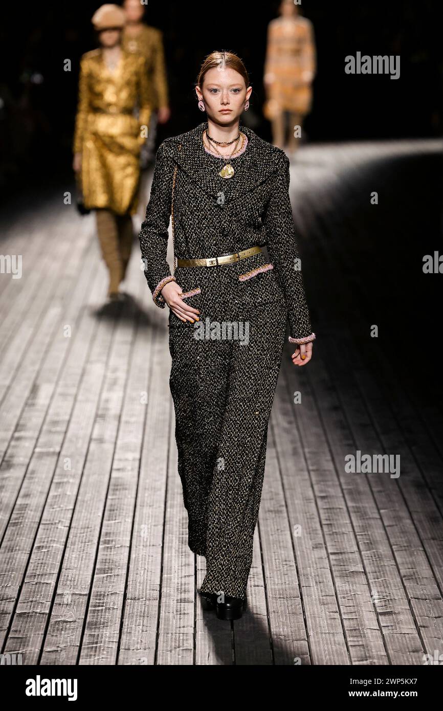 Paris, Frankreich. 05th Mar, 2024. CHANEL Fall/Winter 2024 runway ...