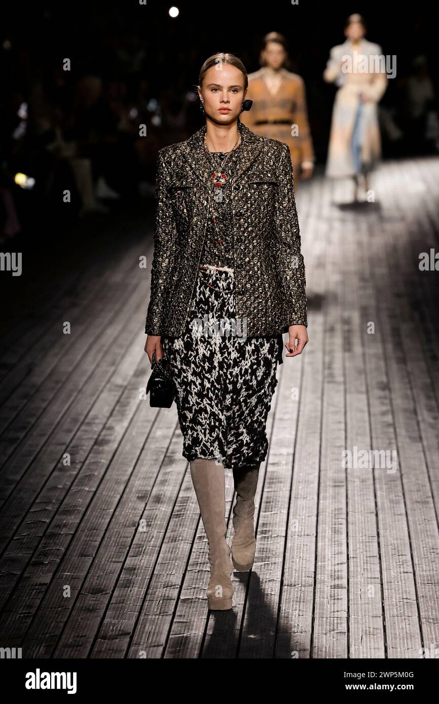 Paris, Frankreich. 05th Mar, 2024. CHANEL Fall/Winter 2024 runway ...