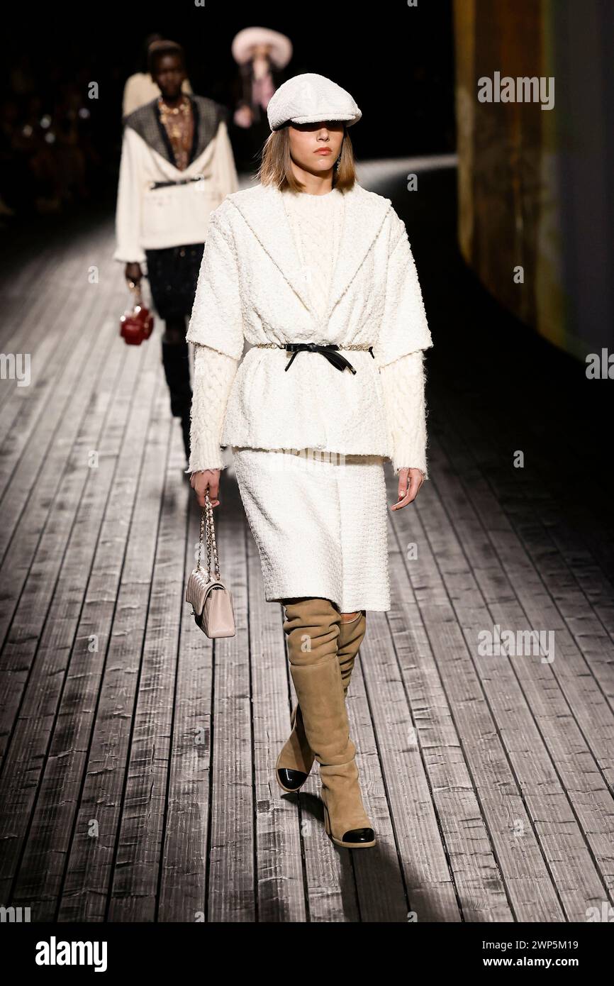 Paris, Frankreich. 05th Mar, 2024. CHANEL Fall/Winter 2024 runway ...