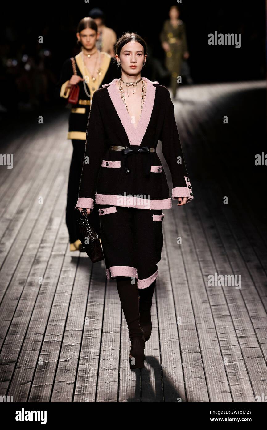 Paris, Frankreich. 05th Mar, 2024. CHANEL Fall/Winter 2024 runway ...