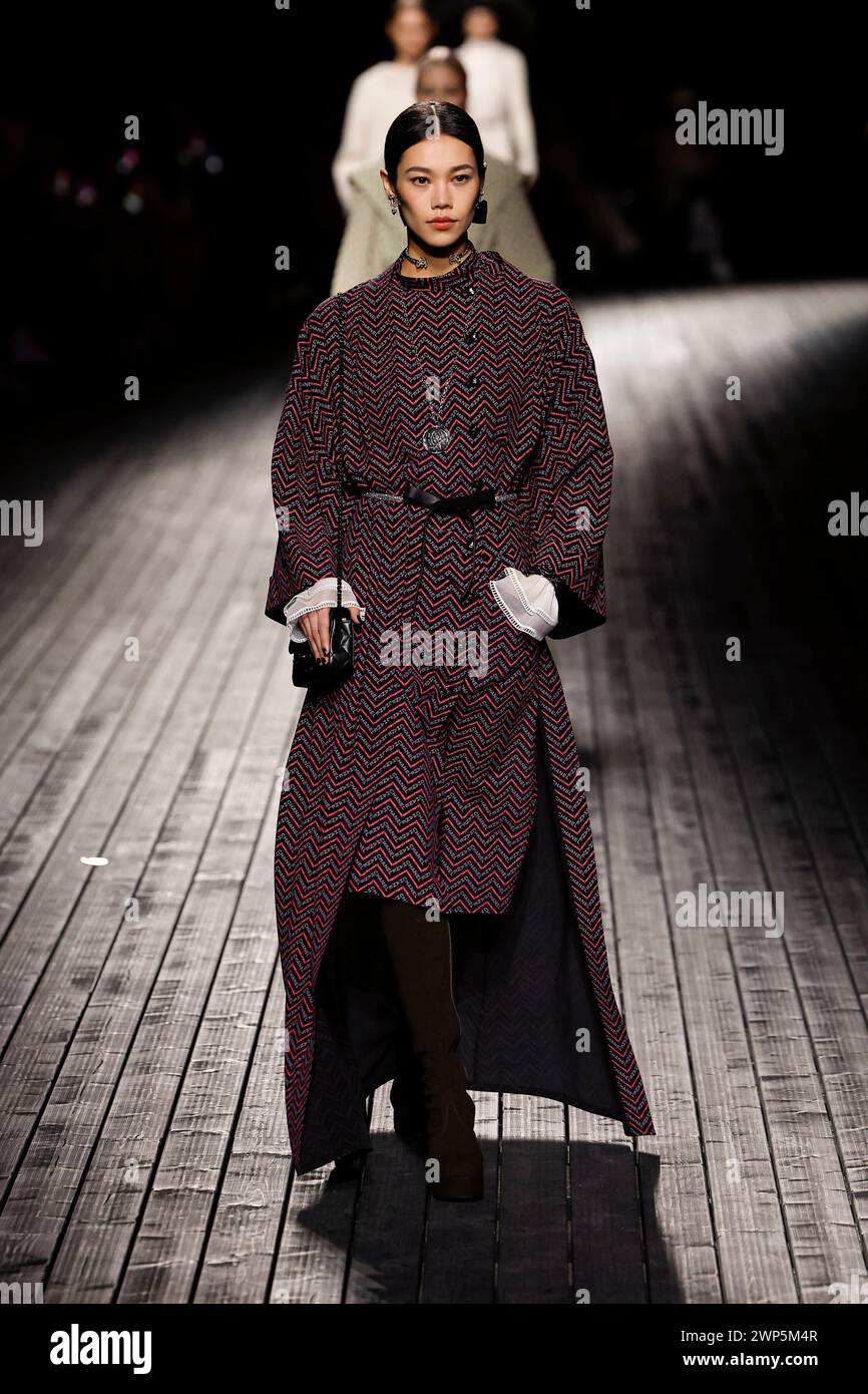 Paris, Frankreich. 05th Mar, 2024. CHANEL Fall/Winter 2024 runway ...