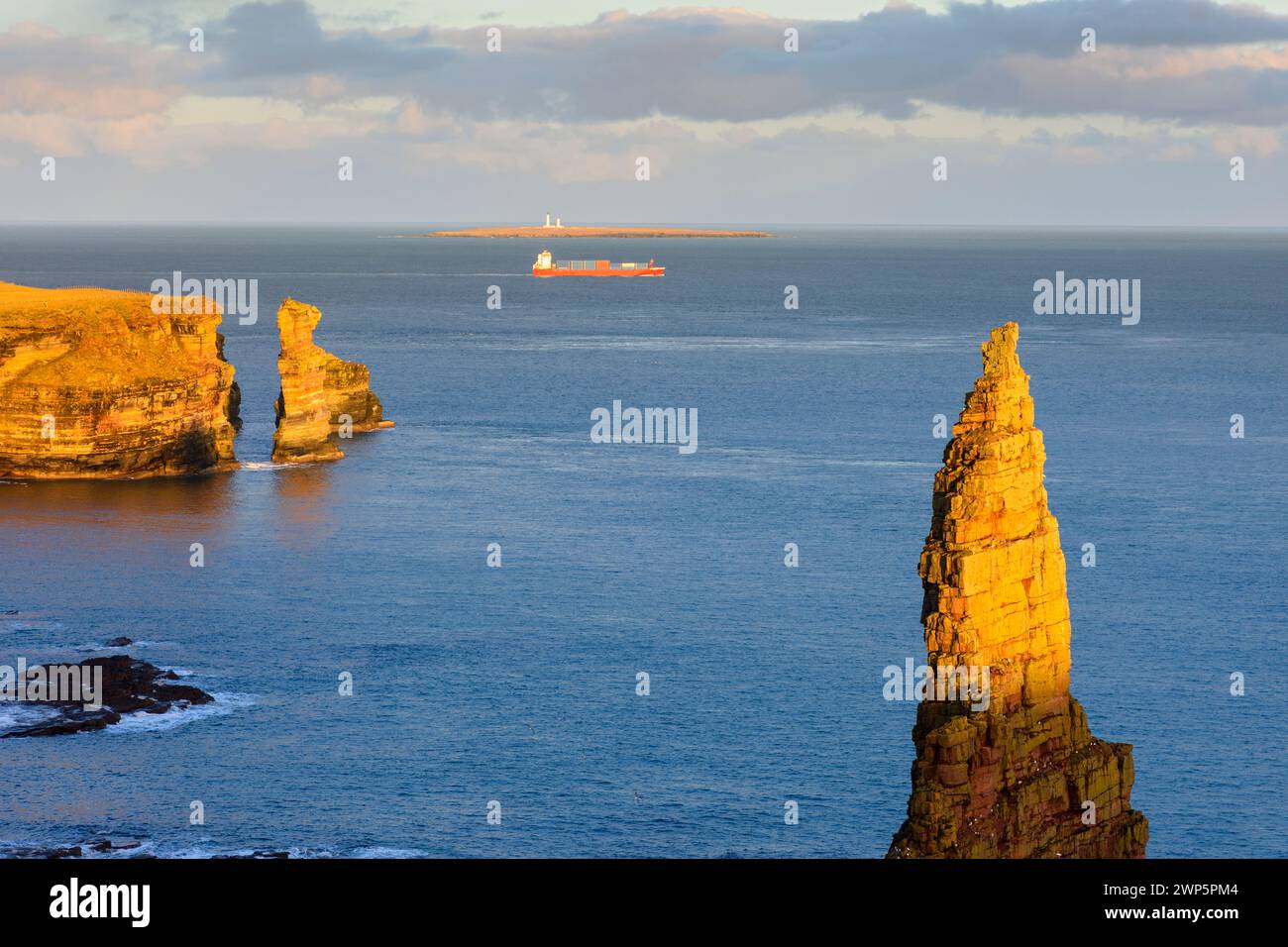The Knee sea stack off Duncansby Head, from the Stacks of Duncansby ...