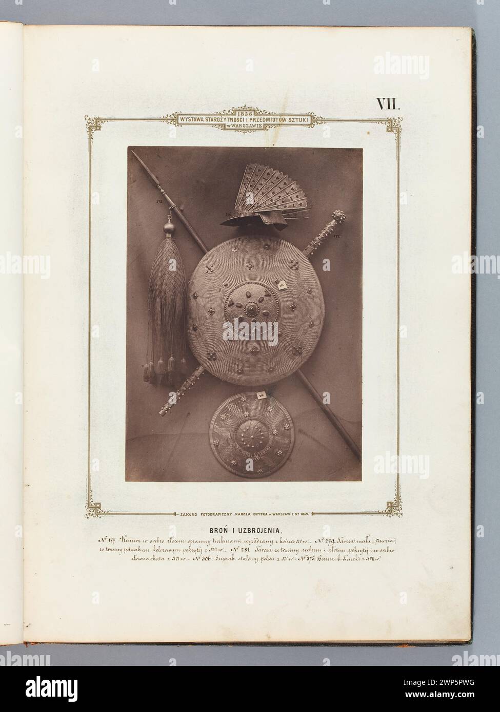 Antique military objects hi-res stock photography and images - Alamy