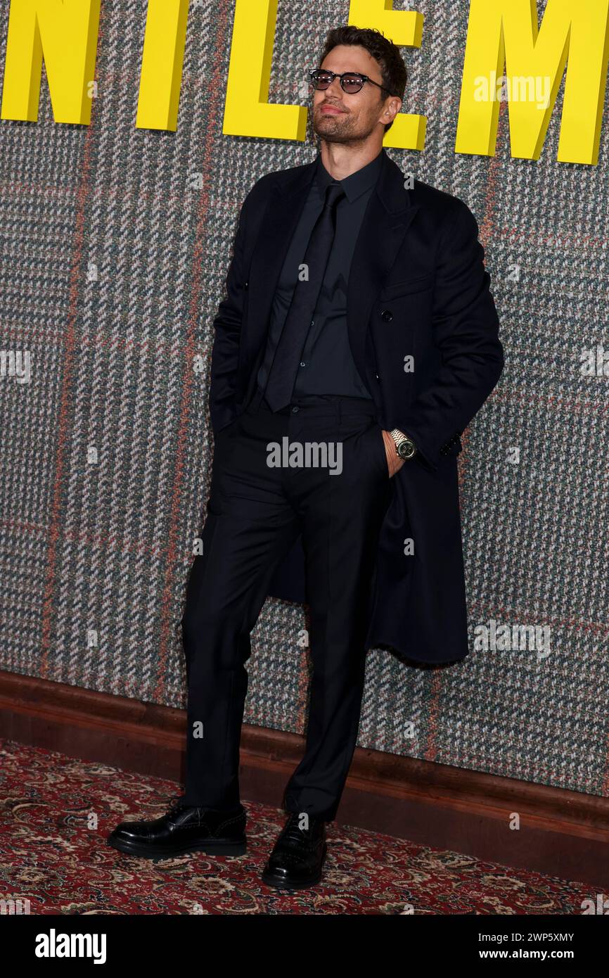 The gentlemen uk series global premiere hi-res stock photography and images - Alamy