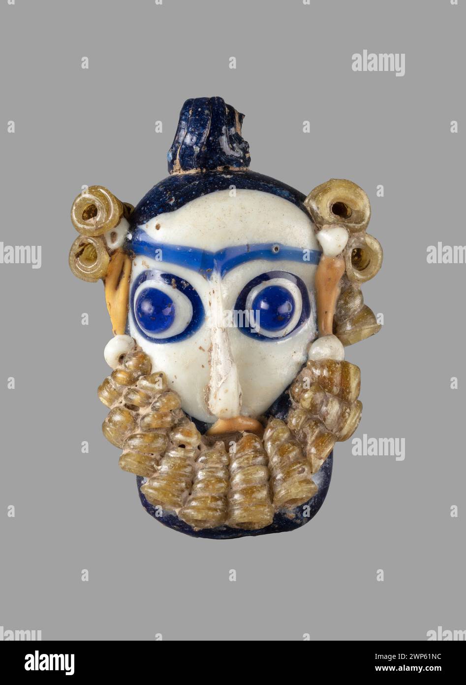 Detailed pendant hi-res stock photography and images - Alamy