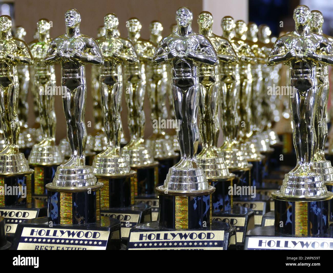 Los Angeles, USA. 05th Mar, 2024. Oscar statues stand in a souvenir ...
