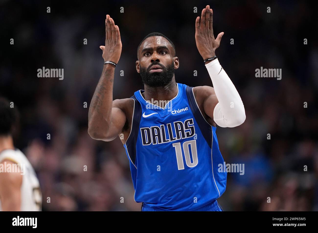 Dallas Mavericks' Tim Hardaway Jr. celebrates after a basket against ...