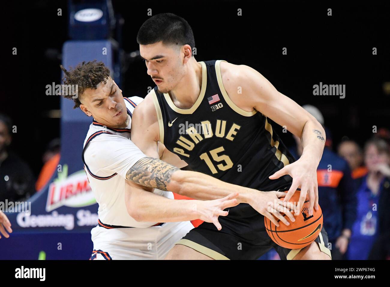 CHAMPAIGN, IL - MARCH 05: Purdue Boilermakers Center Zach Edey (15 ...
