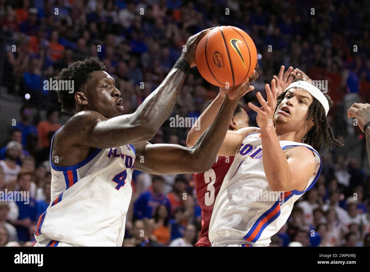 Florida forward Tyrese Samuel (4) and Florida guard Walter Clayton Jr ...