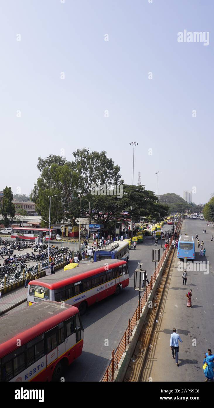 Majestic kempegowda bus terminal hi-res stock photography and images ...
